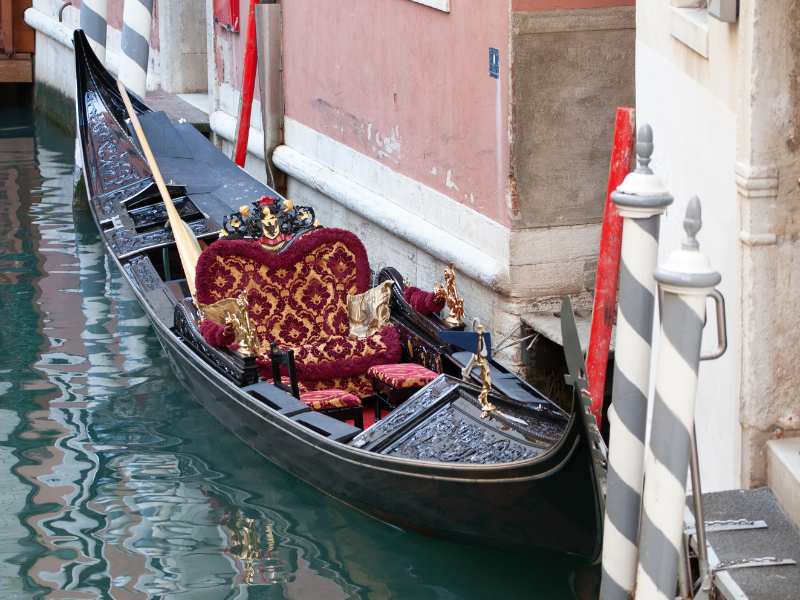 Gondola Boat For Sale > Black Swan Gondola Company